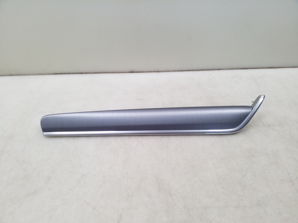 Used VOLVO V90 Rear side door trim 31417333