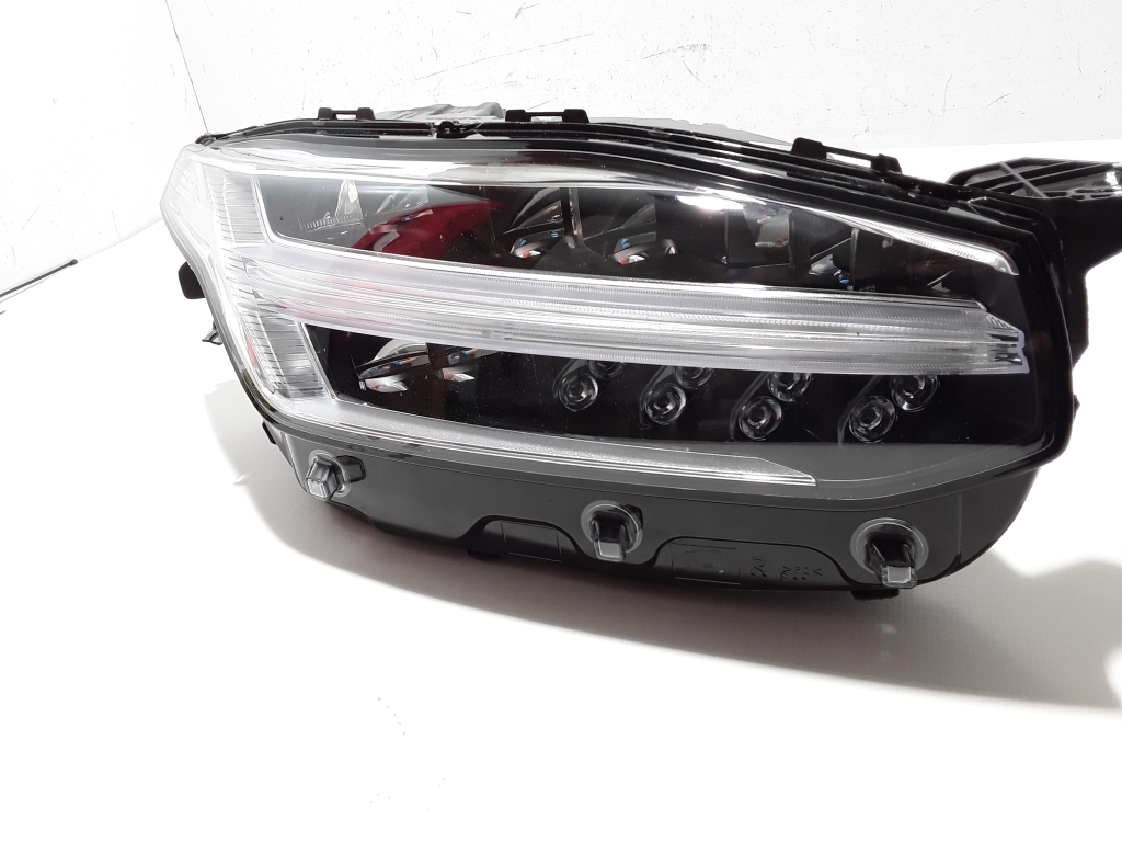 Used VOLVO XC90 Headlights 31656990