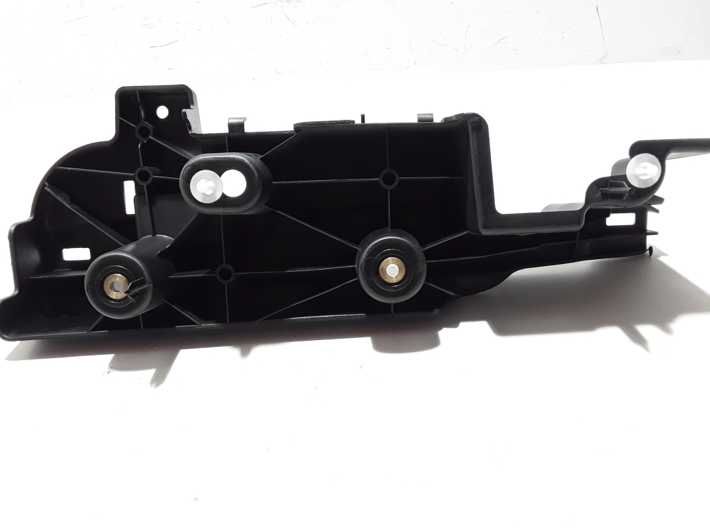 Used Mercedes Benz CLS-Class Other detail of the trunk interior A2186900214