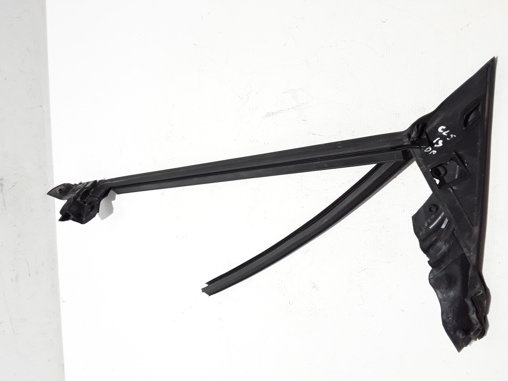 Used Mercedes Benz CLS-Class Front door strip to the glass inner ...