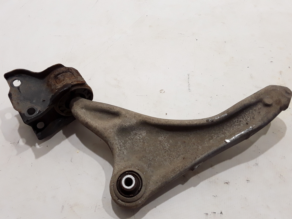 Used Land Rover Evoque Front lever LR045803