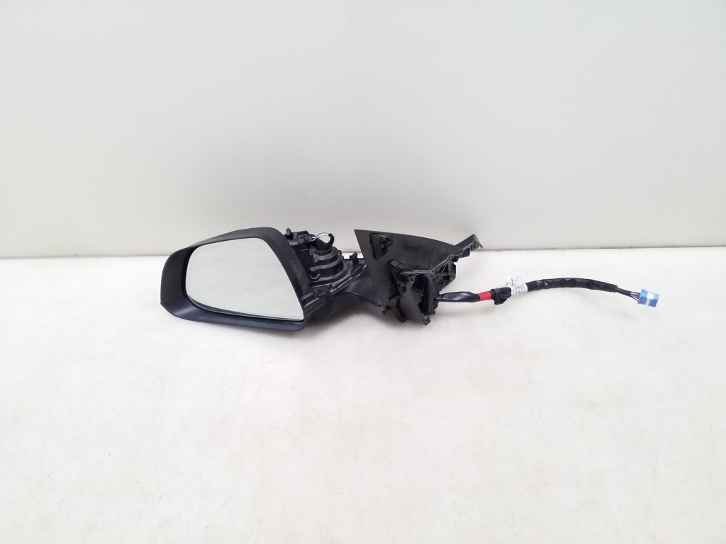 Used Tesla Model 3 Side mirror and its details 159203300C