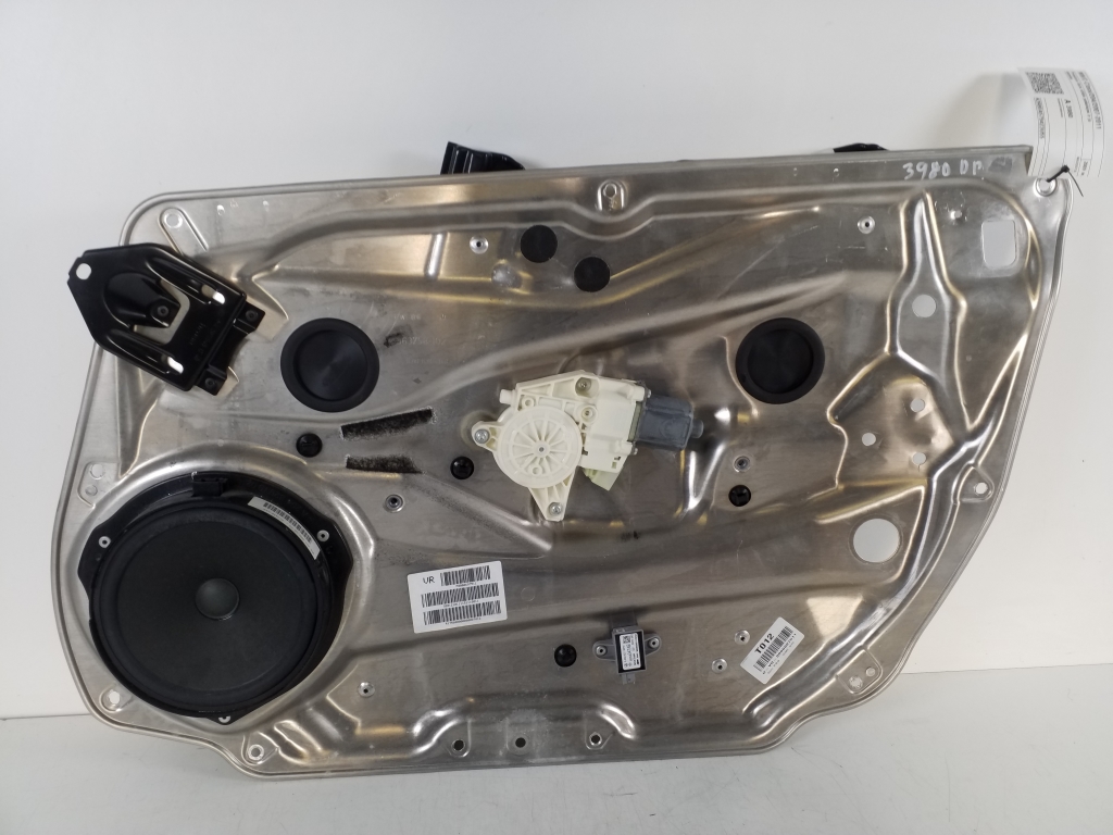 Used Mercedes Benz C-Class Front door window lifter and its parts