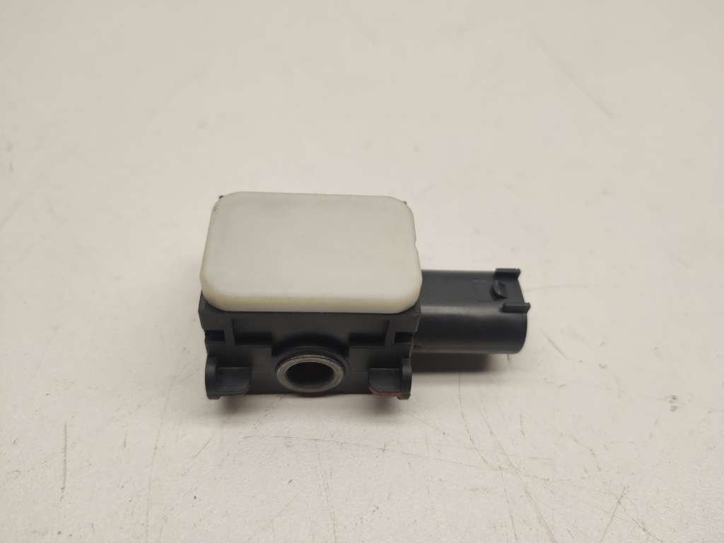 Used Mercedes Benz ML-Class Airbag sensor A0038202826