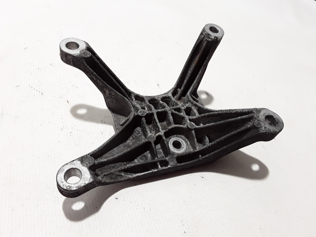 Used AUDI A6 Gearbox holder 8W0399118C