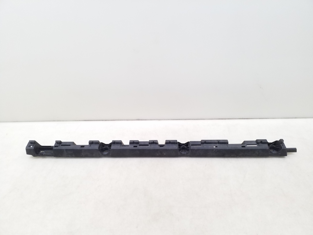 Used VOLVO V60 Exterior sill trim bracket 32262699