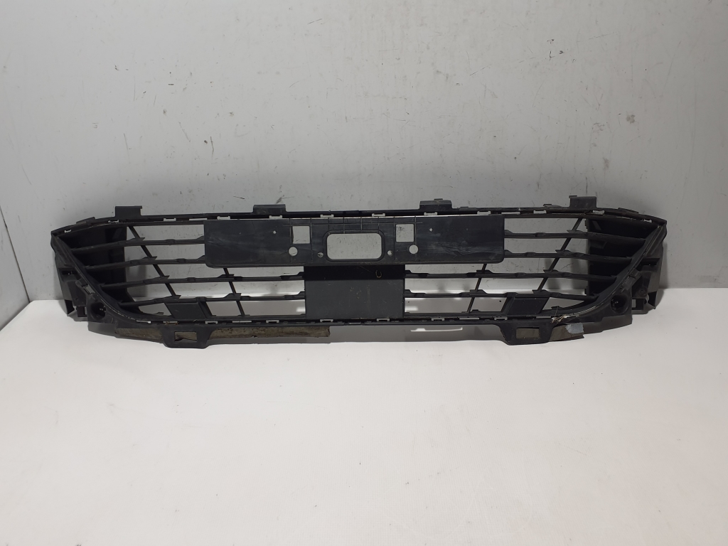 Used RENAULT Clio Front bumper lower grille 622541469R