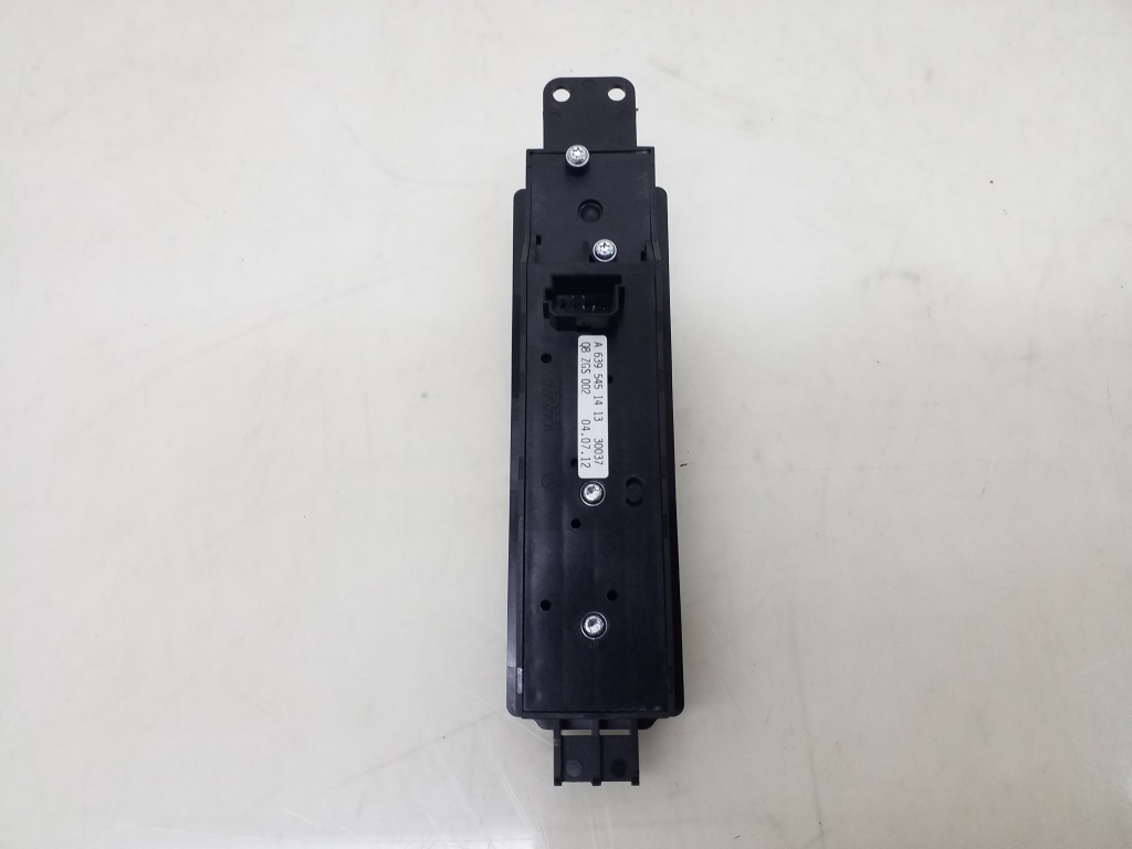 Used Mercedes Benz Vito Front door glass switch A6395451413
