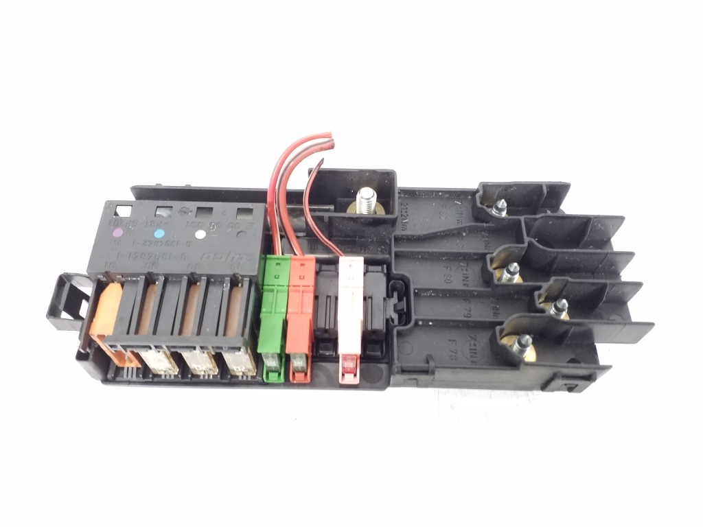 Used Mercedes Benz GL-Class Fuse box in the cabin A2115452601