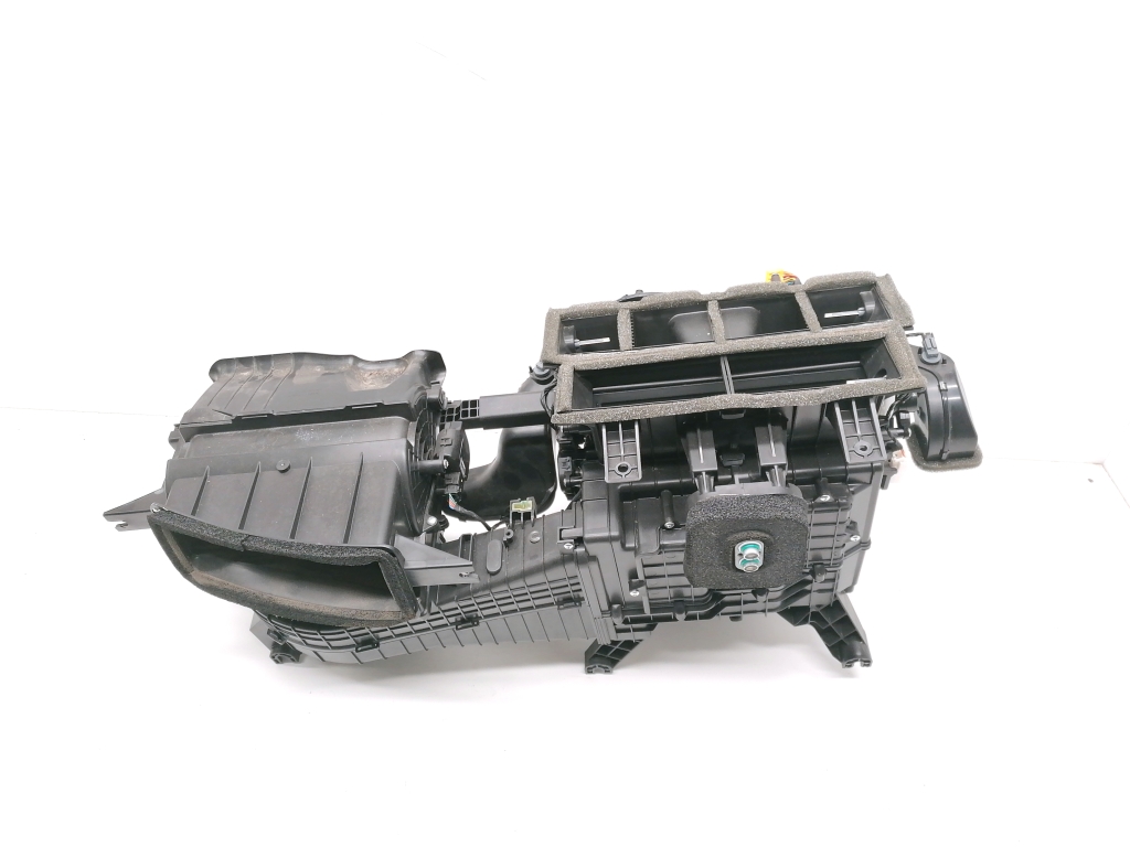 Used Tesla Model X Cabin shoulders and its details 1116133-00-A