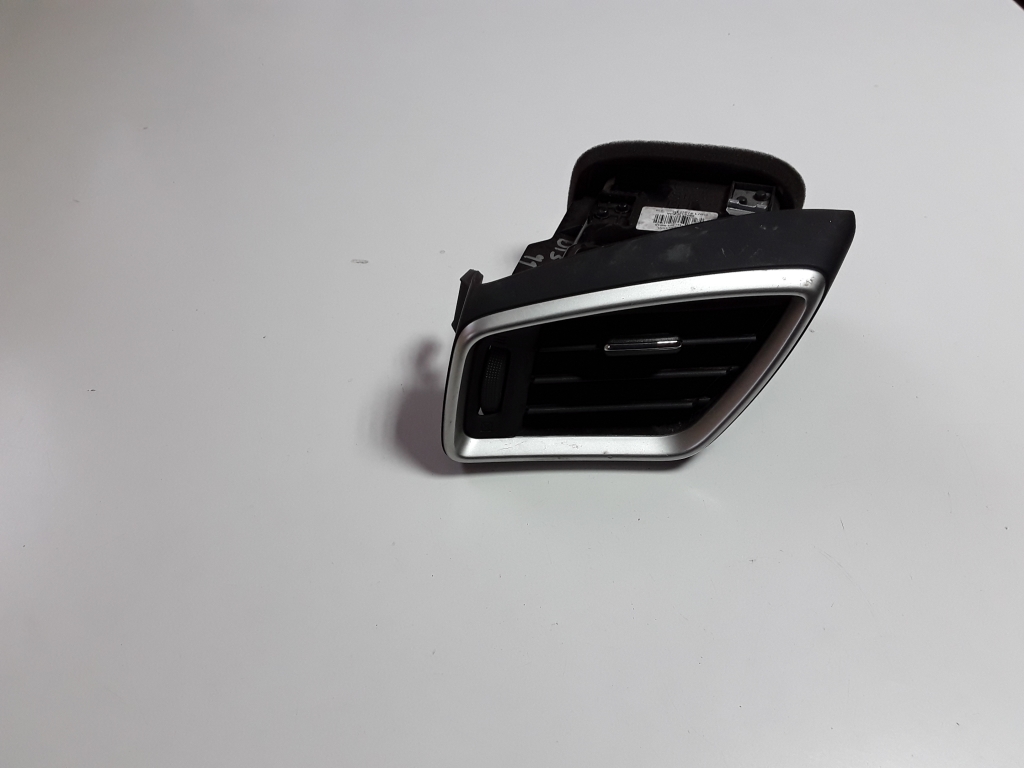 Used NISSAN Qashqai Interior panel ventilation grilles 687614EA0A