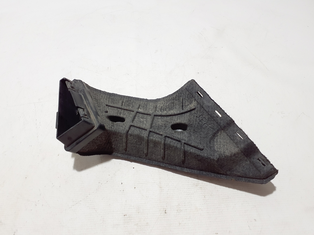 Used Land Rover Discovery Sport Air intake hose LR060350