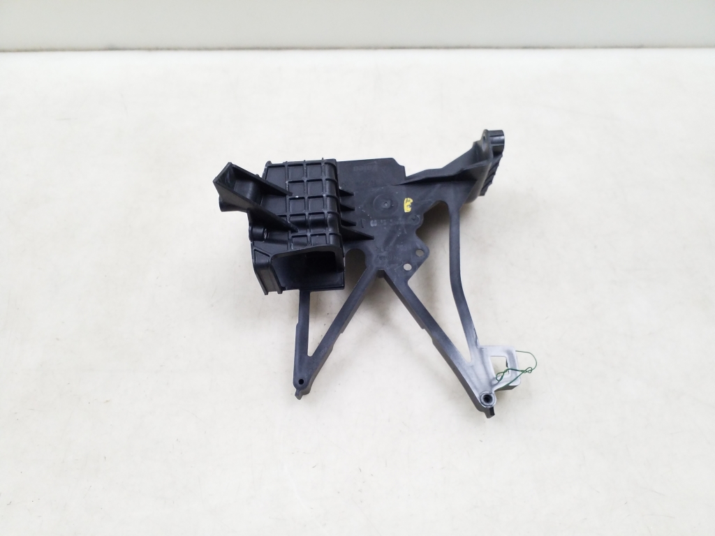 Used Mercedes Benz E-Class Other detail of the front frame A2136206500