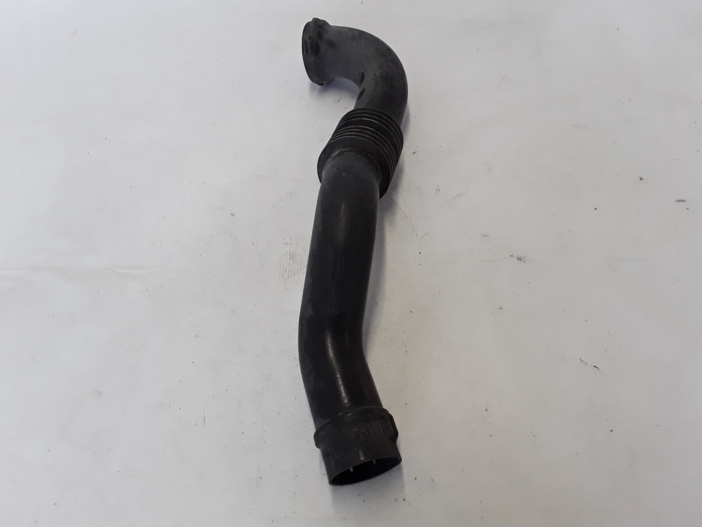 Used RENAULT Trafic Air intake hose 8200865653