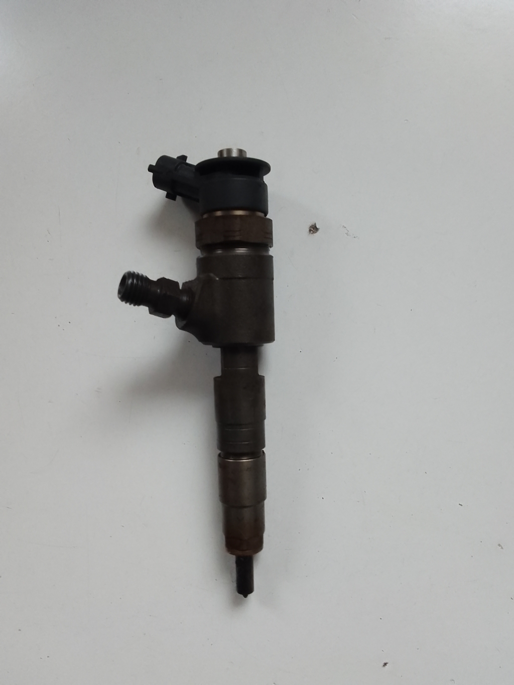 Used Citroen C4 Cactus Fuel injector 0445110566
