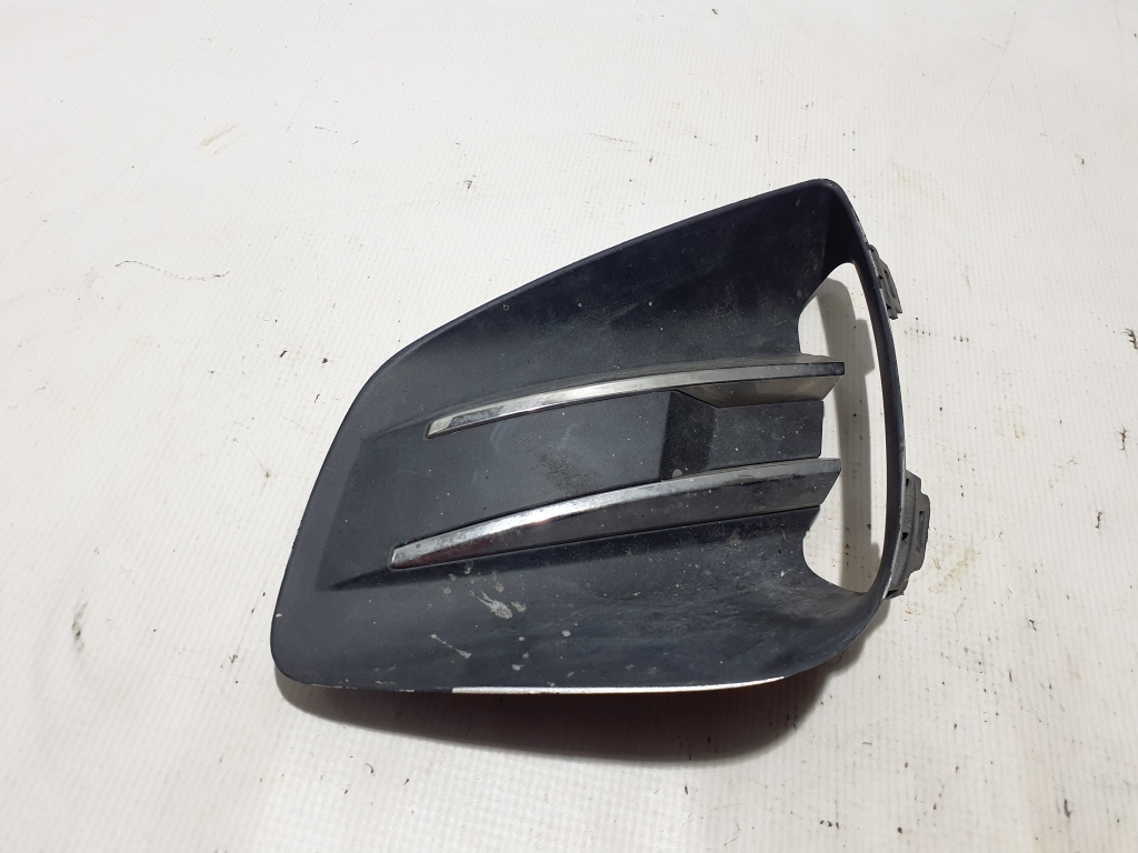 Used RENAULT Clio Front bumper lower grille 263314344R