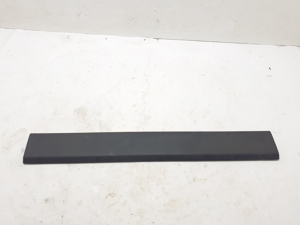 Used RENAULT Master Sliding door strip 828200148R