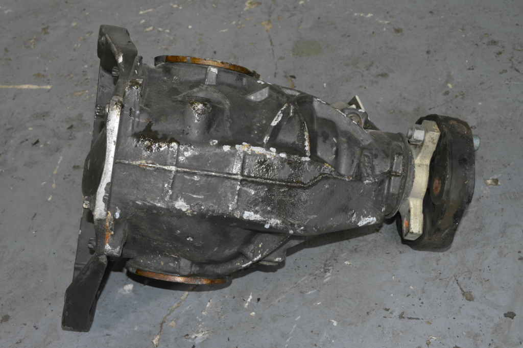 Used Mercedes Benz E-Class Rear reducer A2043510408