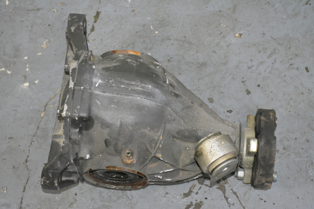 Used Mercedes Benz E-Class Rear reducer A2043510408