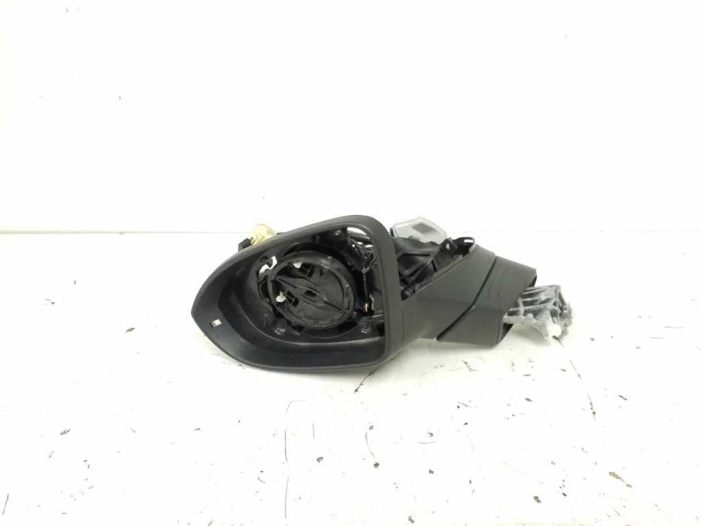 Used Volkswagen Golf Side mirror and its details
