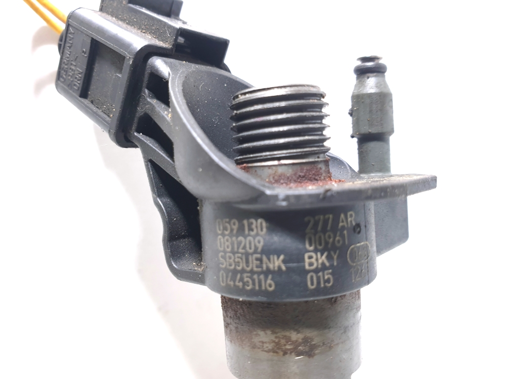 Used AUDI Q5 Fuel injector 059130277AR 0445116015