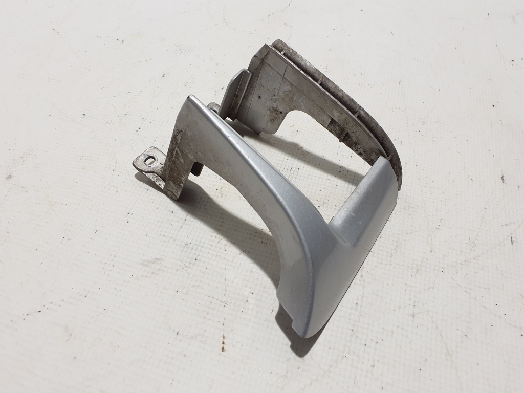 Used Mercedes Benz Vito Trunk lid hinge trim A6396940525