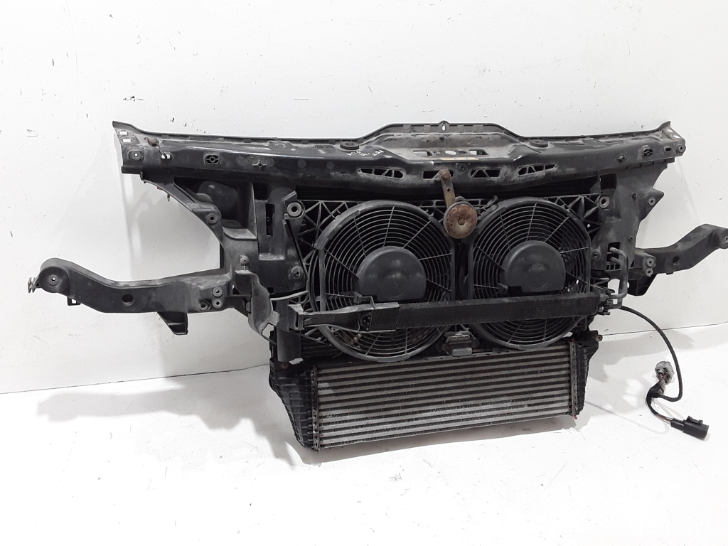 Used Mercedes Benz Vito Radiator set and its details