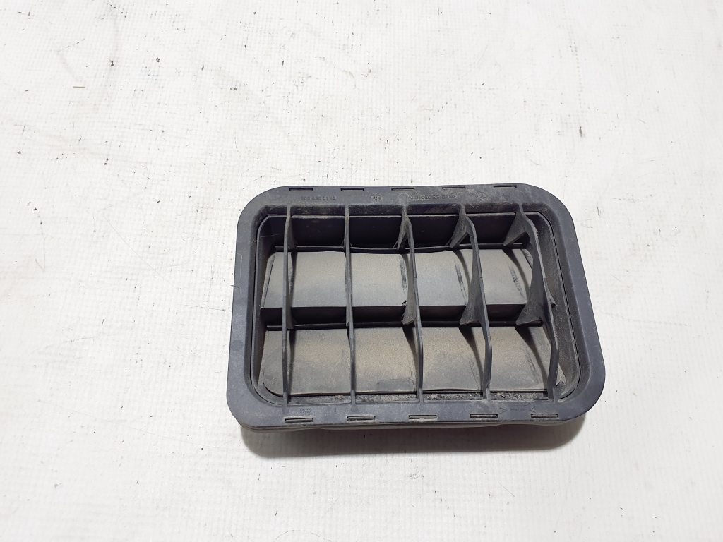 Used Mercedes Benz Vito Rear wing ventilation grille A2038300142