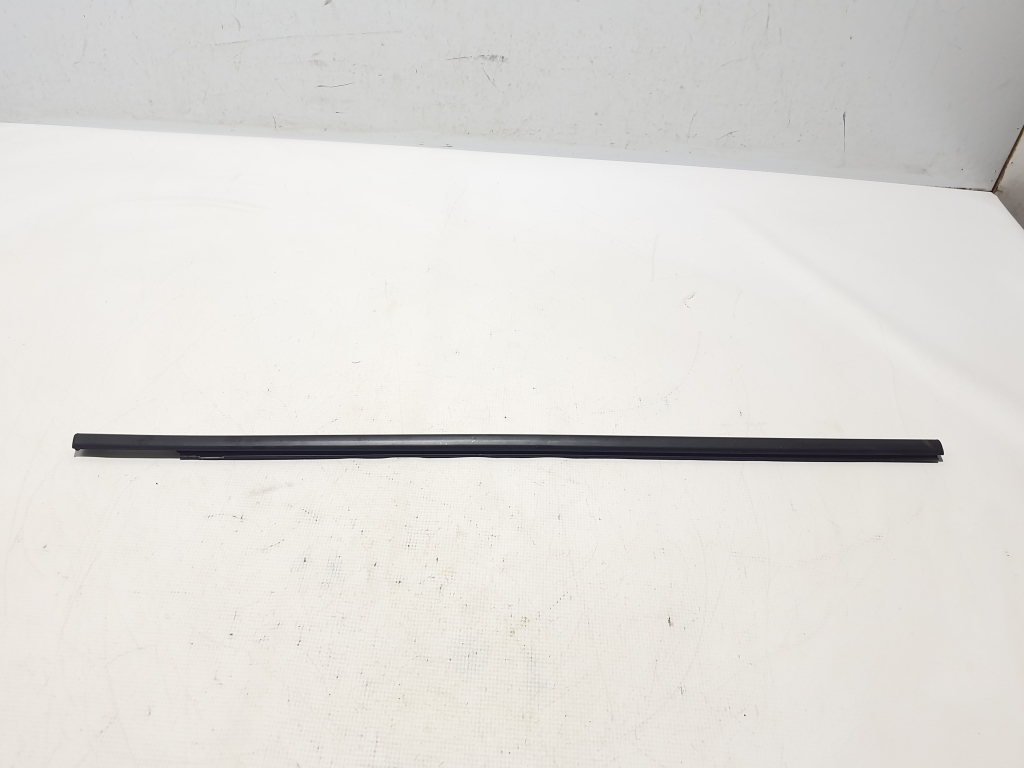 Used Dacia Spring Front door strip to the glass exterior 808329848R