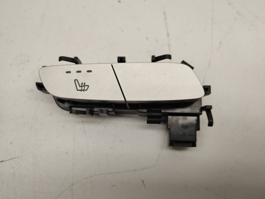 Used Mercedes Benz C-Class Switch for seat heating A2059050004