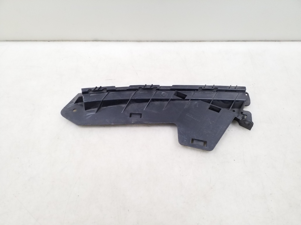 Used VOLVO V70 Front bumper bracket 30796387