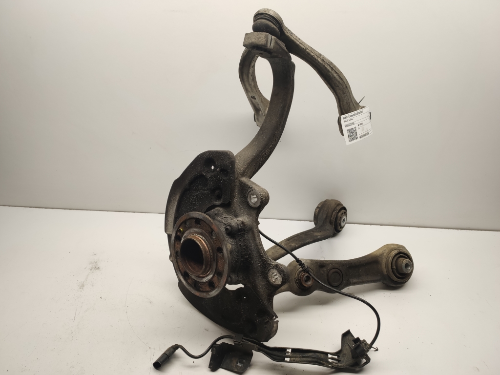 Used Mercedes Benz C-Class Hub front A2053322100