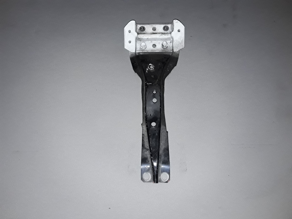 Used Mitsubishi L 200 Other detail of the front frame 5901A006