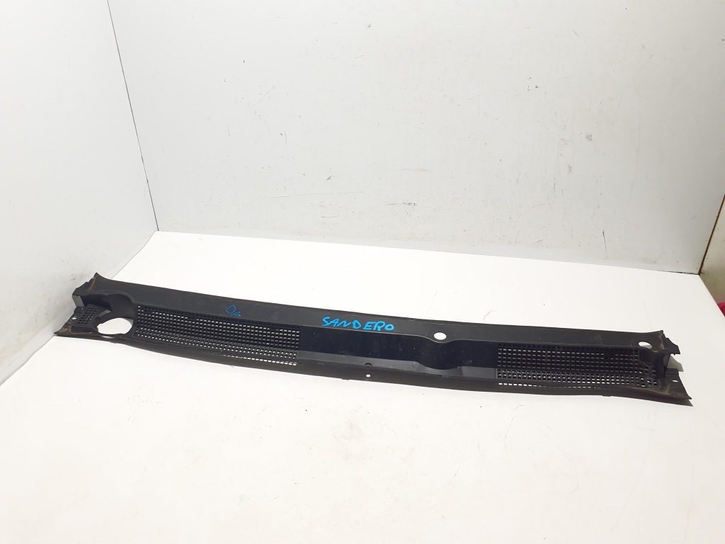 Used Dacia Sandero Windshield wiper mechanism trim to the glass 668114109R