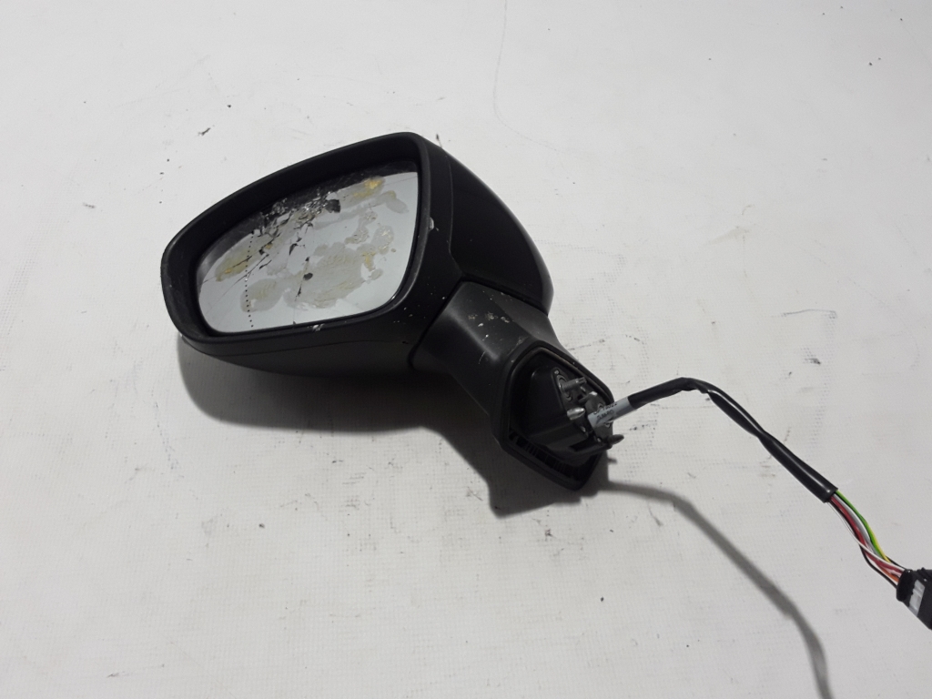 Used RENAULT Captur Side mirror and its details 963024829R