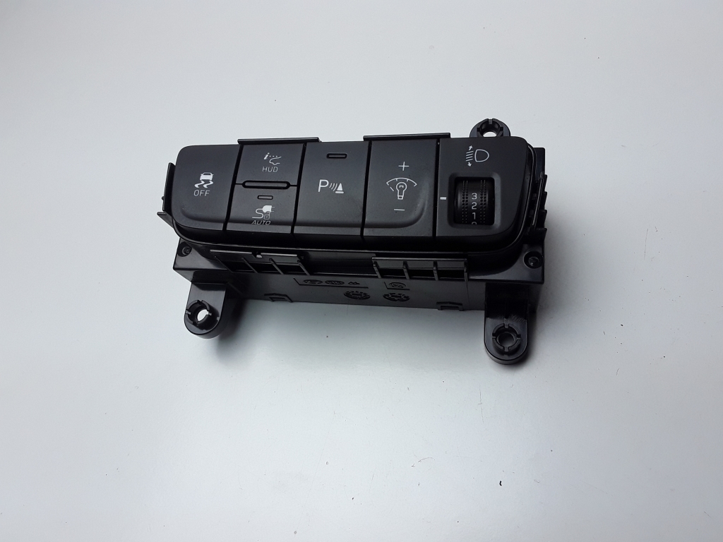 Used Hyundai Kona Switch and its parts 93710K4TF0