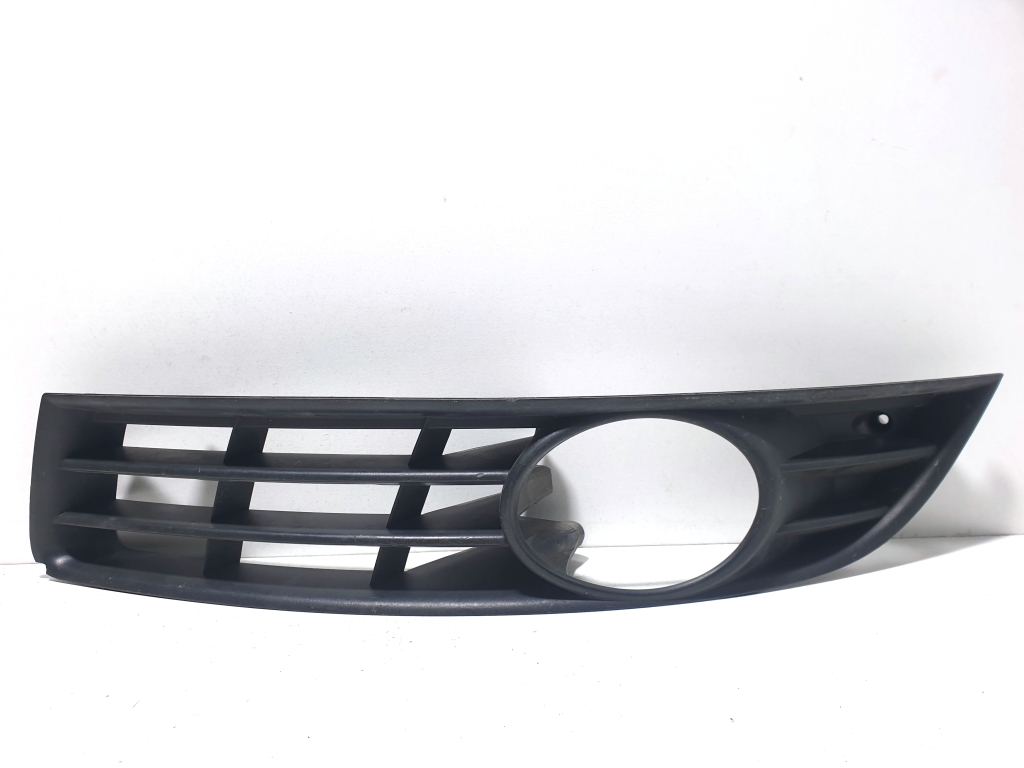 Used Volkswagen Passat Front bumper lower grille 3C0853665A