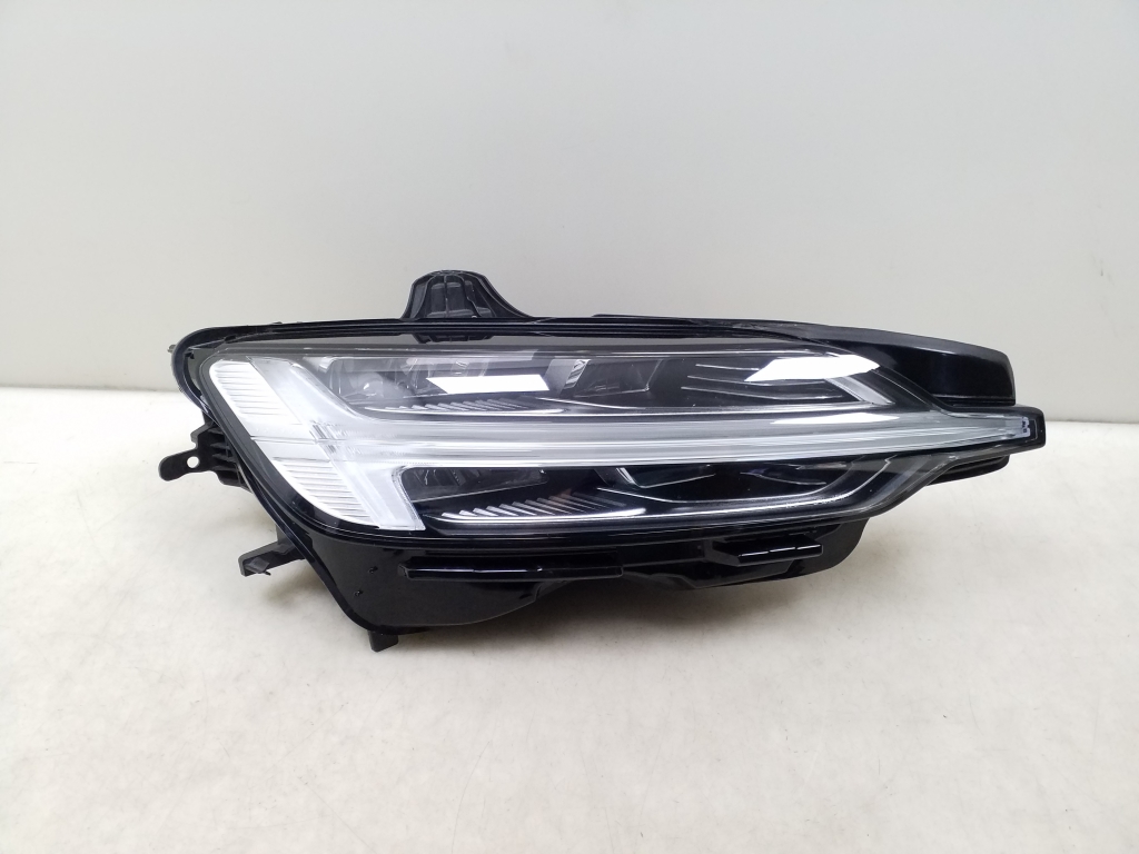 Used VOLVO V60 Headlights