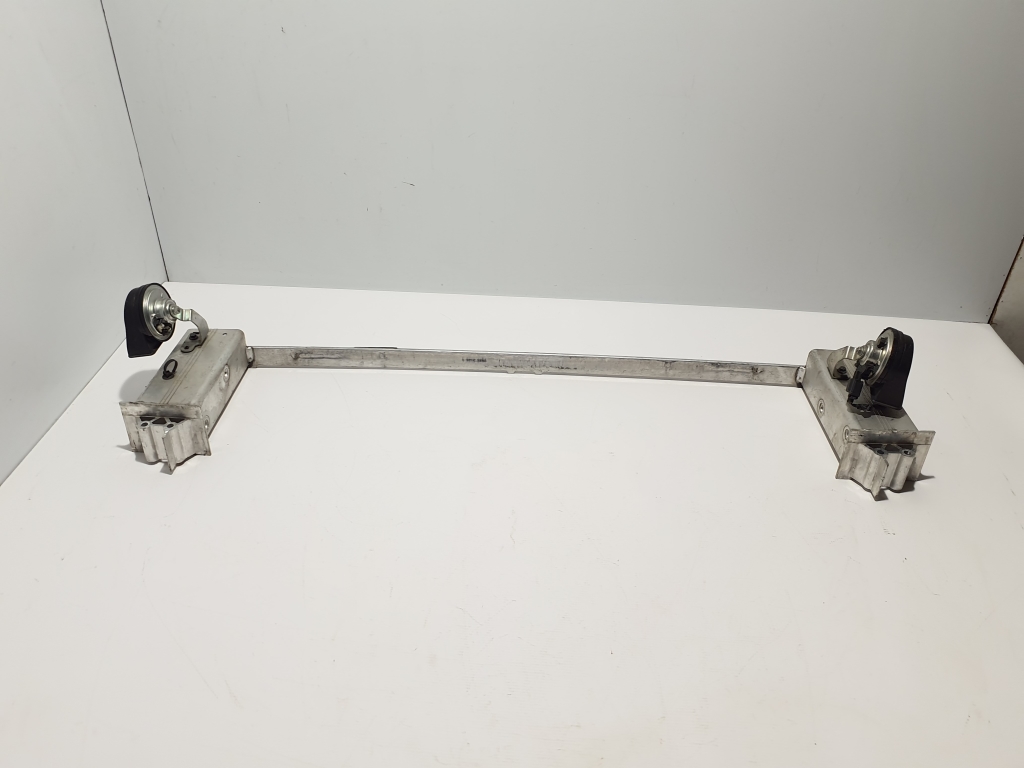 Used VOLVO XC60 Cooling radiator bracket 31429924