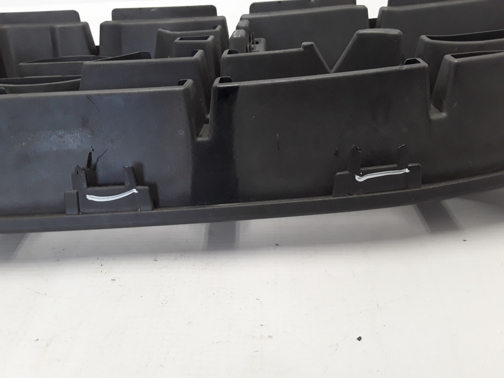 Used VOLVO XC60 Front grille 31333833