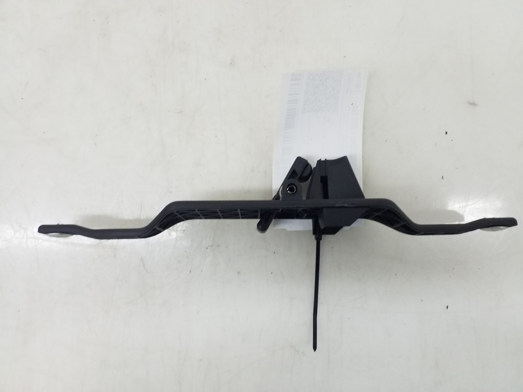 Used Mercedes Benz ML-Class Trunk lid lock latch A1647600108