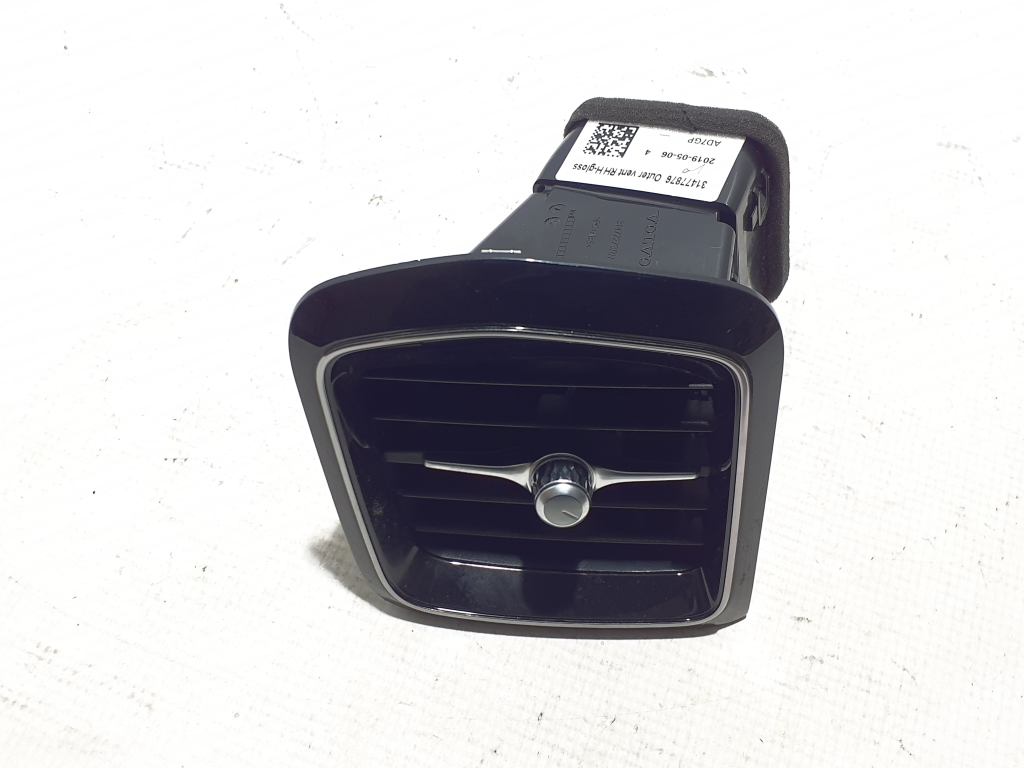 Used VOLVO S60 Interior panel ventilation grilles 31477876