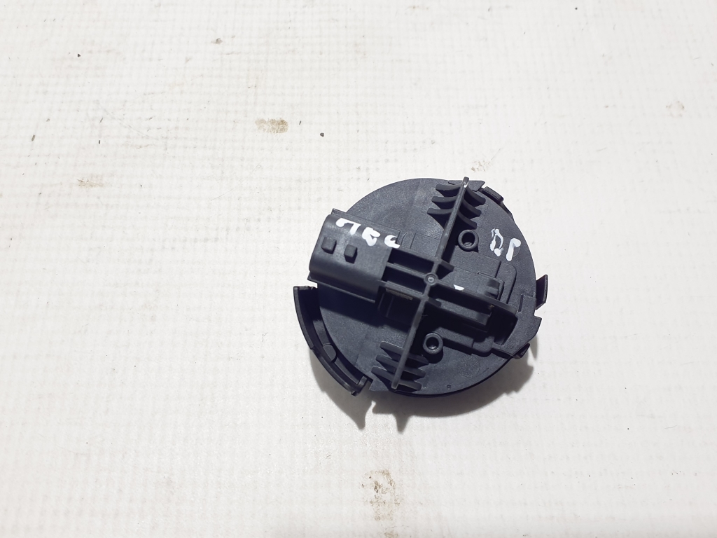 Used RENAULT Megane E-Tech Airbag sensor 988302102R