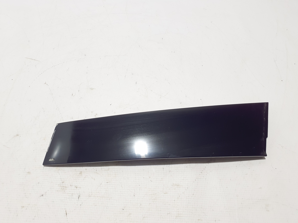 Used RENAULT Megane E-Tech Front door strip to the glass exterior ...