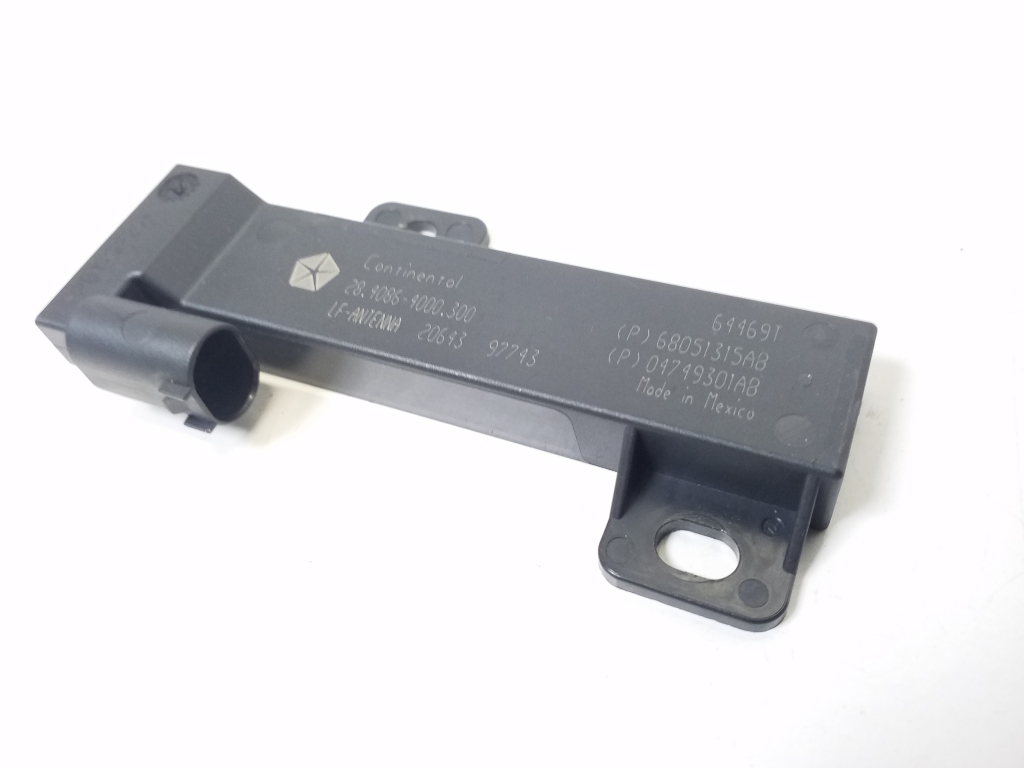 Used Maserati Ghibli Antenna amplifier 68051315AB