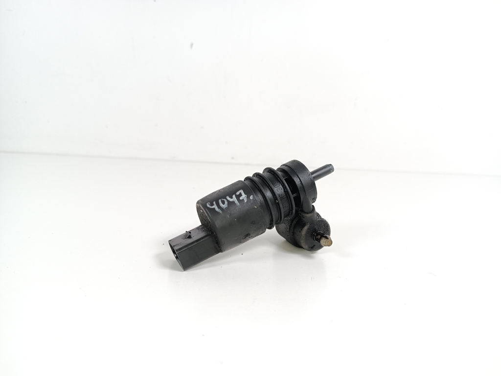 Used Mercedes Benz CLS-Class Front window washer motor A2048660221