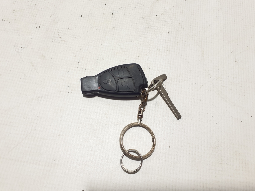 Used Mercedes Benz Vito Ignition key CTU20003R
