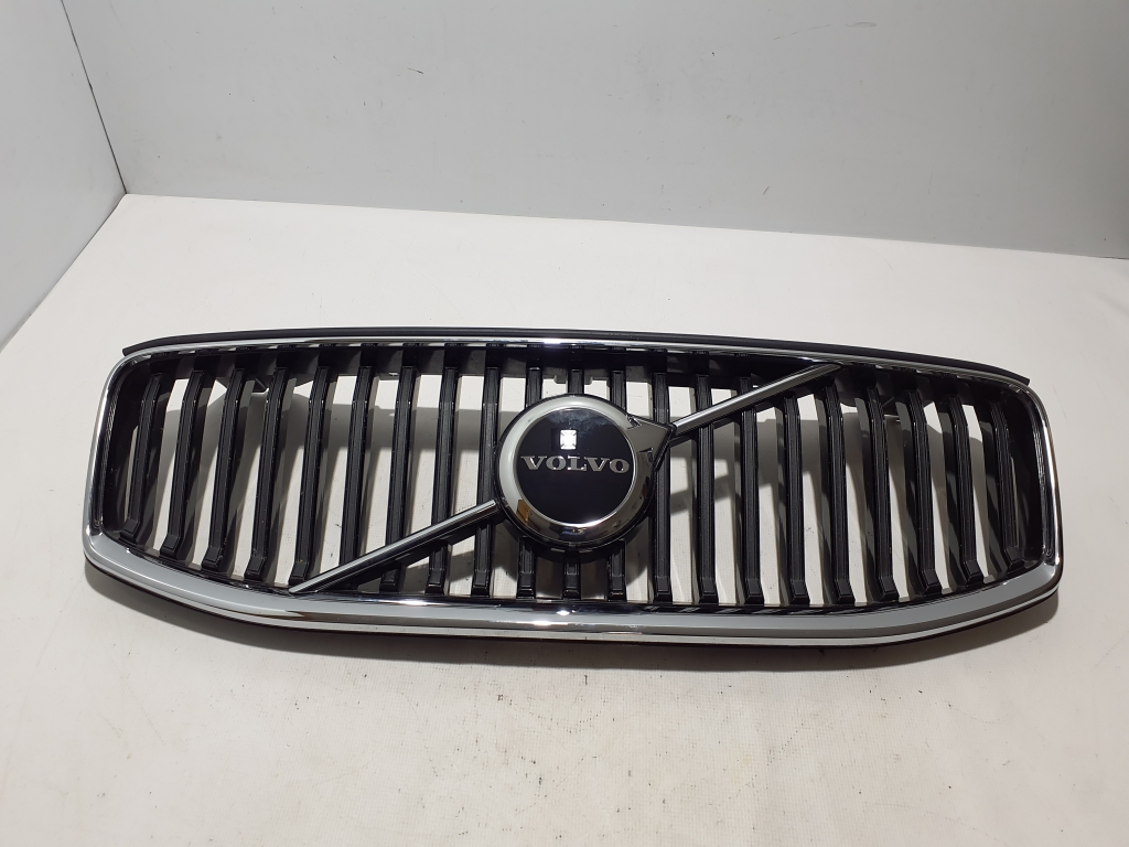 Used VOLVO XC60 Front grille 32291019