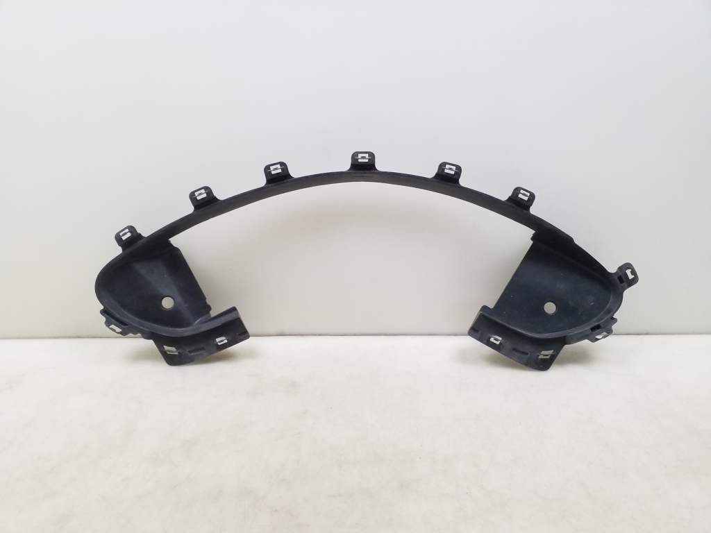 Used Mercedes Benz E-Class Another detail of the front grille A2388853801