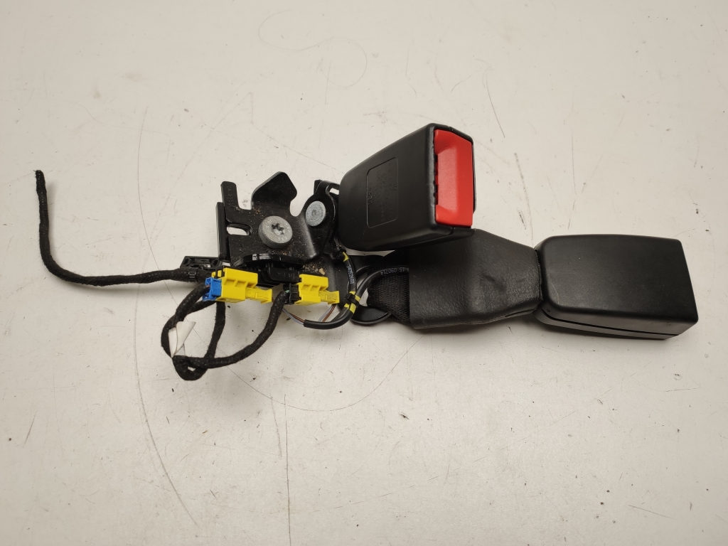 Used Mercedes Benz C-Class Rear seat belt buckle A2058600469